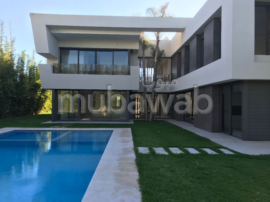Villa neuve de prestige à vendre à Rabat Souissi - Mubawab