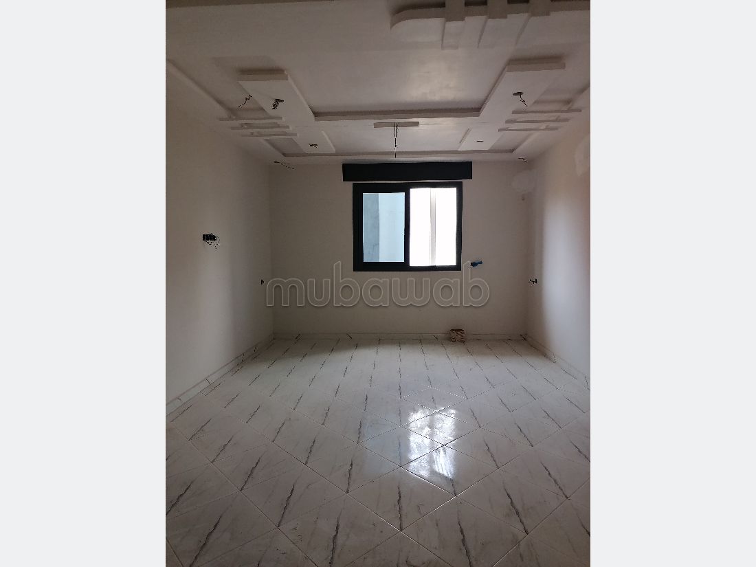 Appartement en vente à M'Diq. Surface de 100 m². Four encastré. - Mubawab