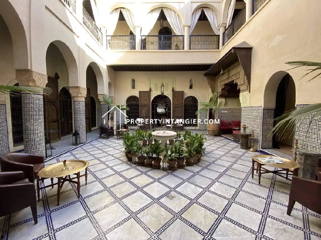 Maison de luxe à vendre à Médina. Superficie 224 m². Meublé. - Mubawab