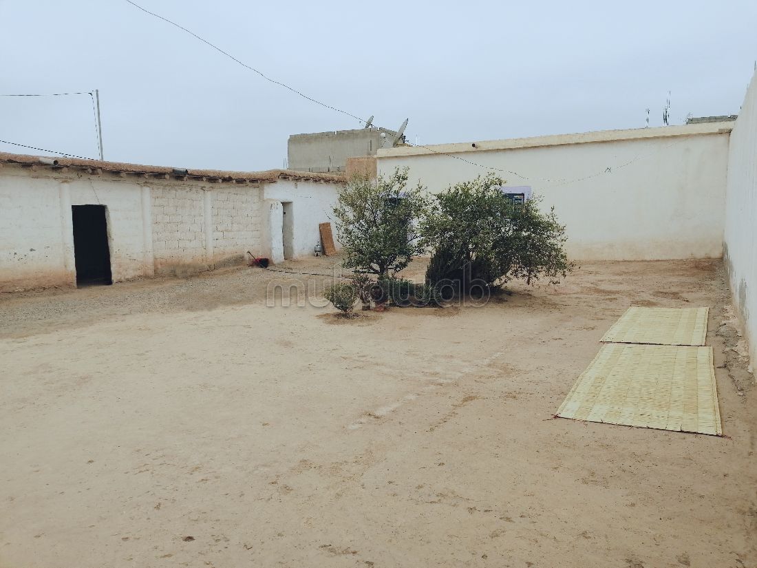 Vente villa de luxe à Ouled Teïma. 5 belles chambres. Salon Marocain et antenne parabolique ...
