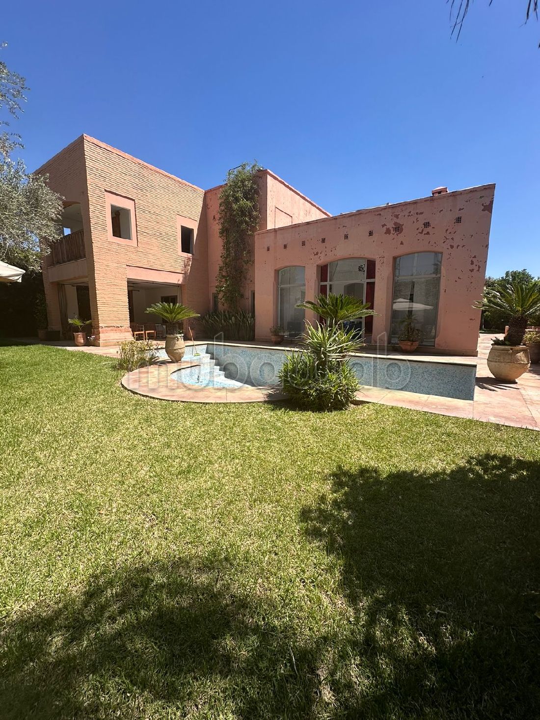 High quality villa for sale in Boulevard Med 6. 3 beautiful rooms ...