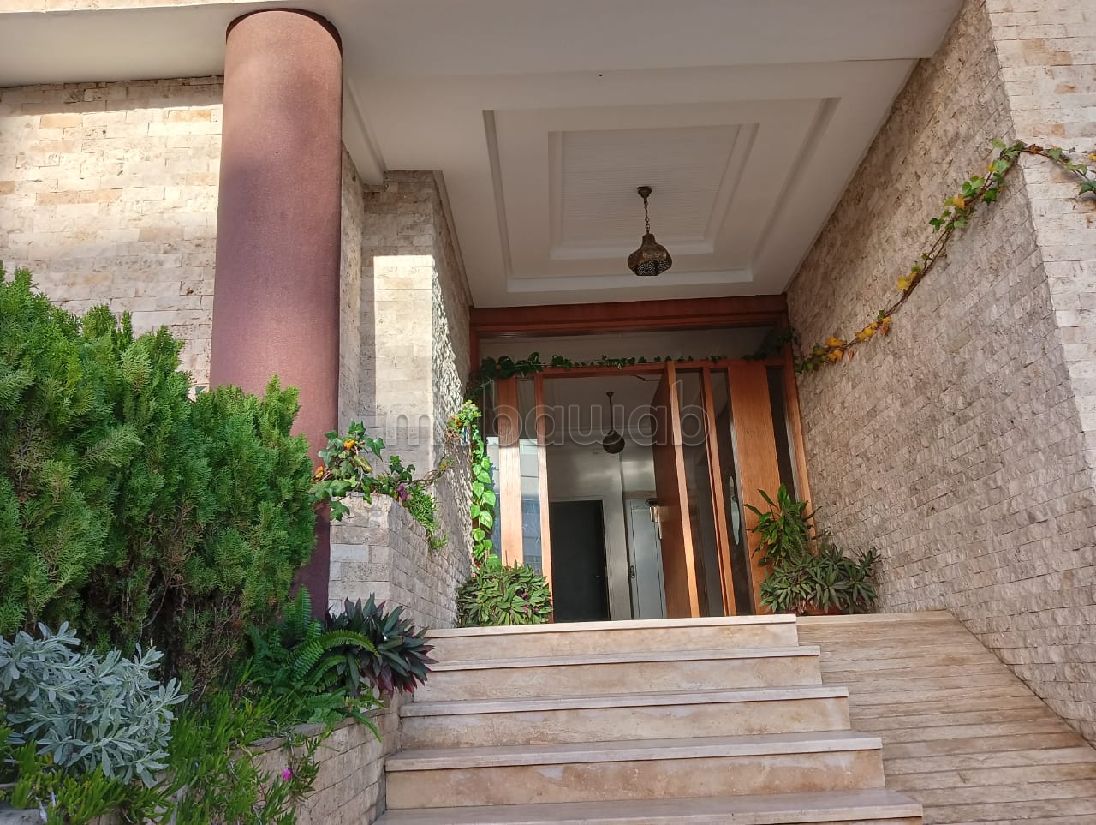 Appartement en vente à Aviation - Mabella. 3 chambres agréables. Tout ...