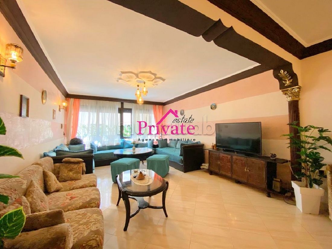 Very nice apartment for rent in Administratif. 3 rooms. Well decorated ...